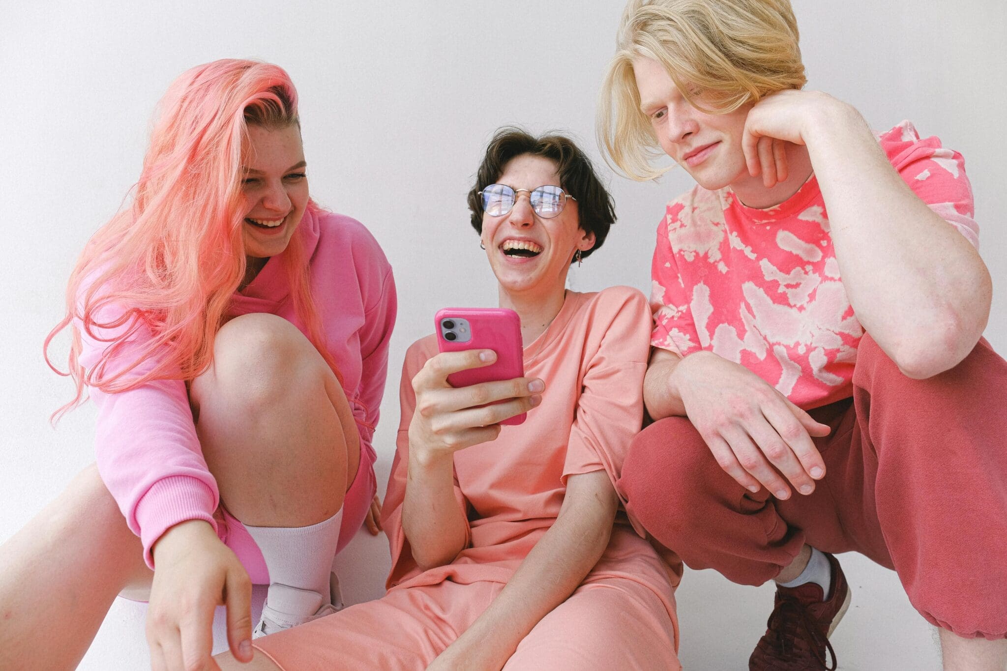 How to Master Digital Boundaries: 5 Tips Every Parent Needs