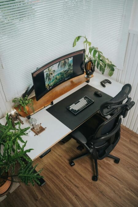 Hybrid Work Setups: Smart Office Tips for 2025