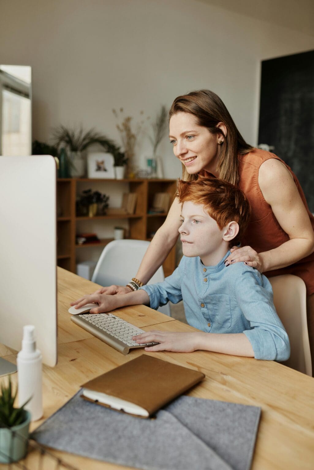 Parenting in the Digital Age: Raise Smart, Safe Digital Kids